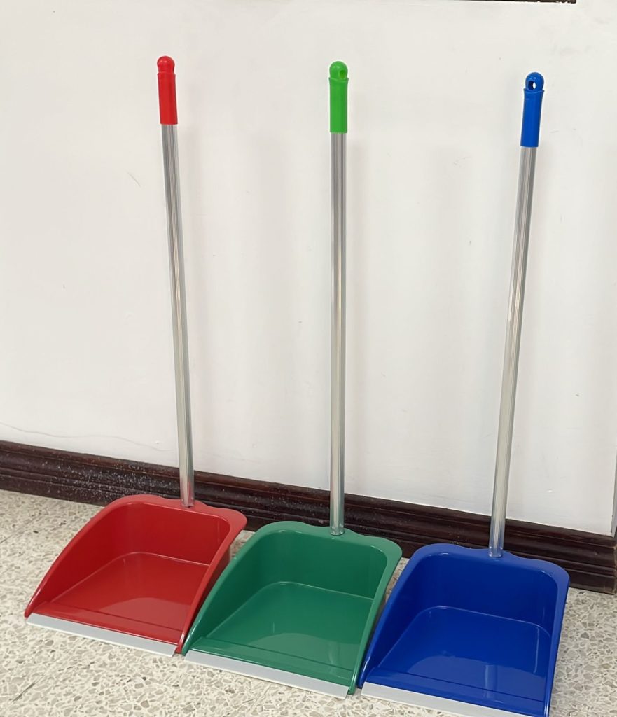 PALA PLÁSTICA PARA RECOGER BASURA VARIEDAD DE COLORES PALO DE ALUMINIO ...